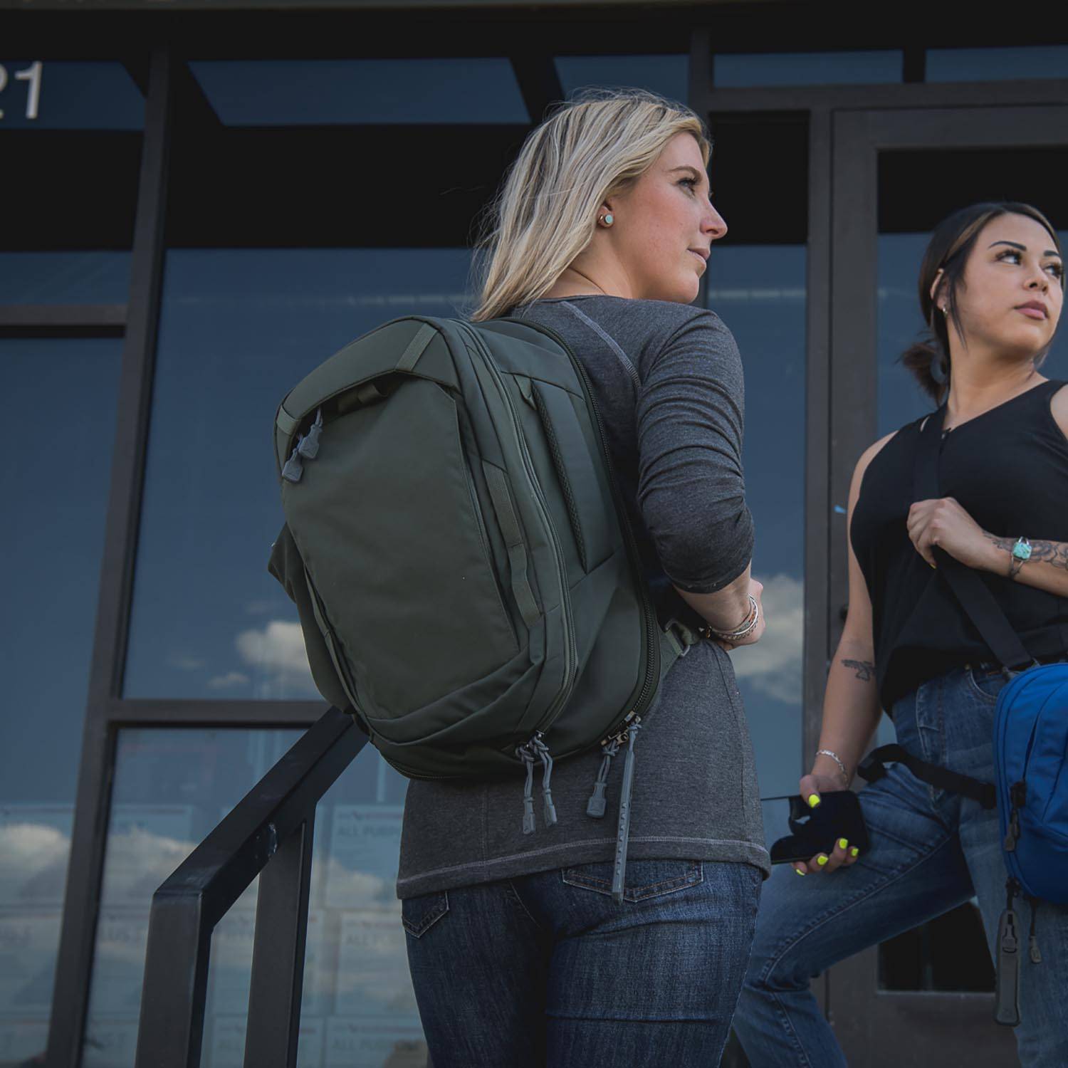 Vertx Vertx Transit Sling Pack
