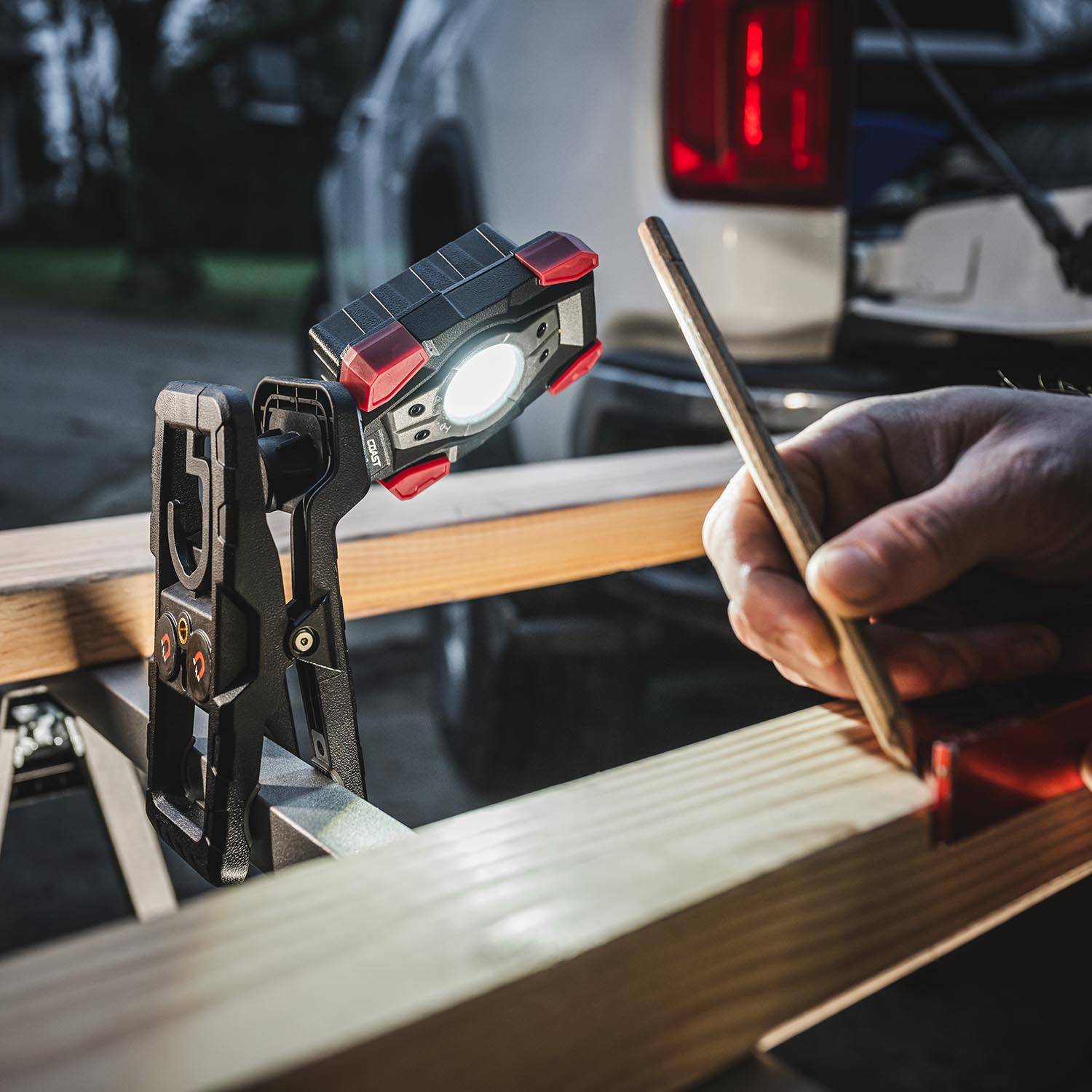 Coast CL10R Rechargeable Clamp Light | U.S. Patriot