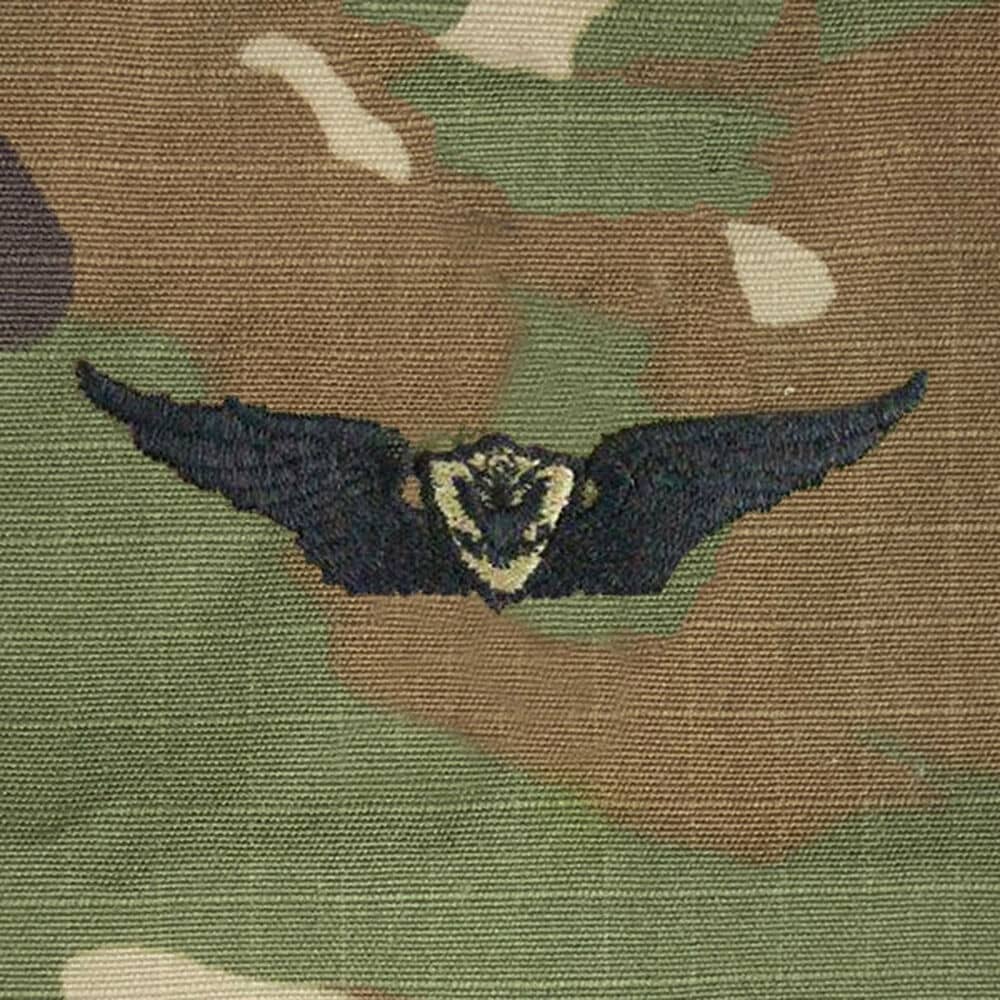 Combat Action Badge Army Aviator Basic Badge - Sew-On OCP Version ...